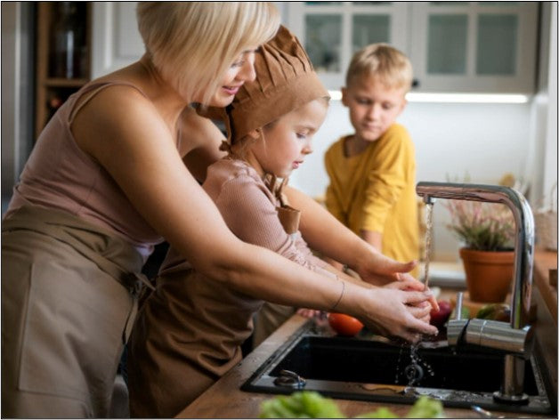 The Benefits of Learning Towers in the Kitchen | WoodBee Toys